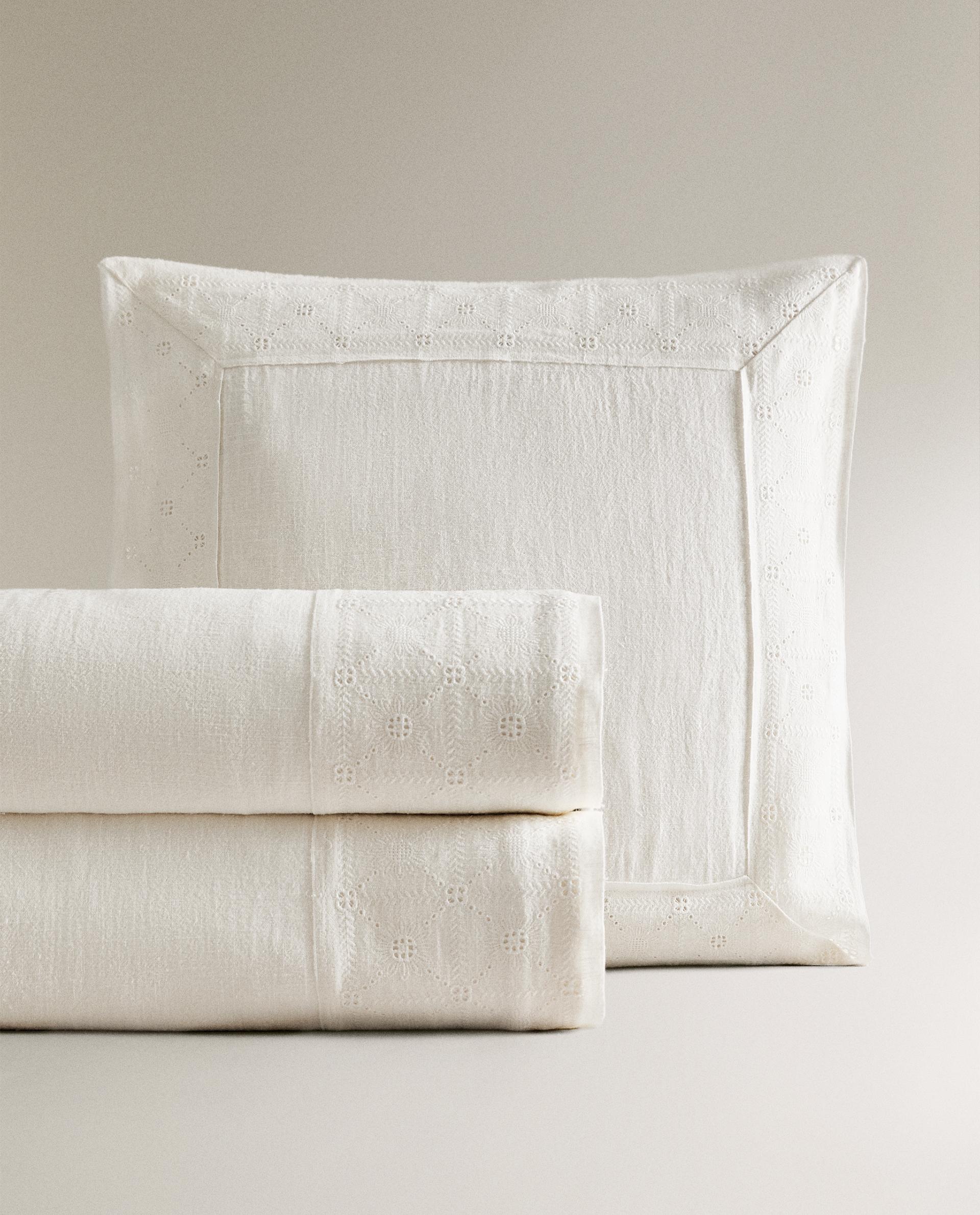 BEDSPREAD WITH LACE APPLIQUÉ - BEDSPREADS - SALE - BEDROOM | Zara Home ...