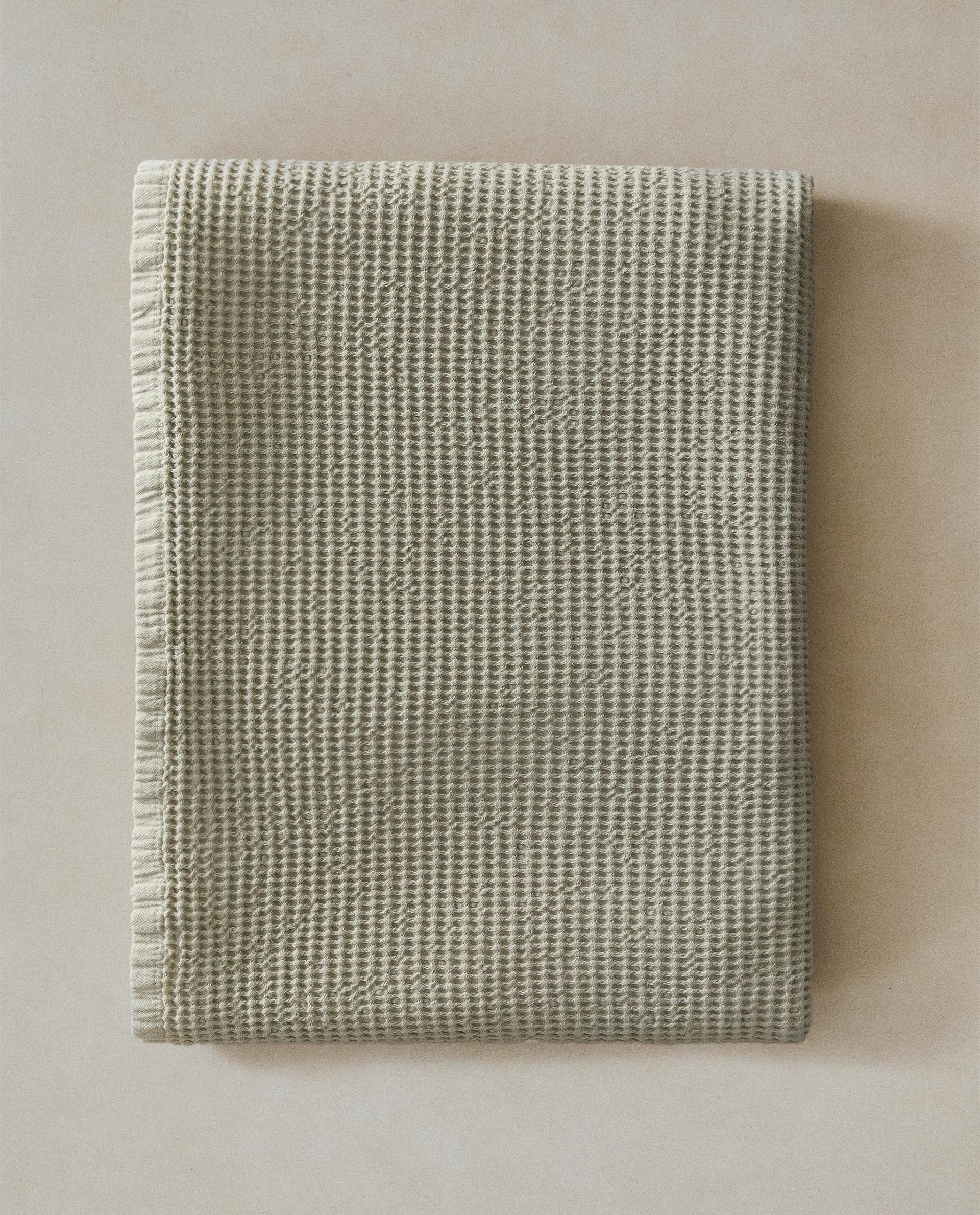 MINI WAFFLE-KNIT BATH TOWEL | Zara Home United States of America