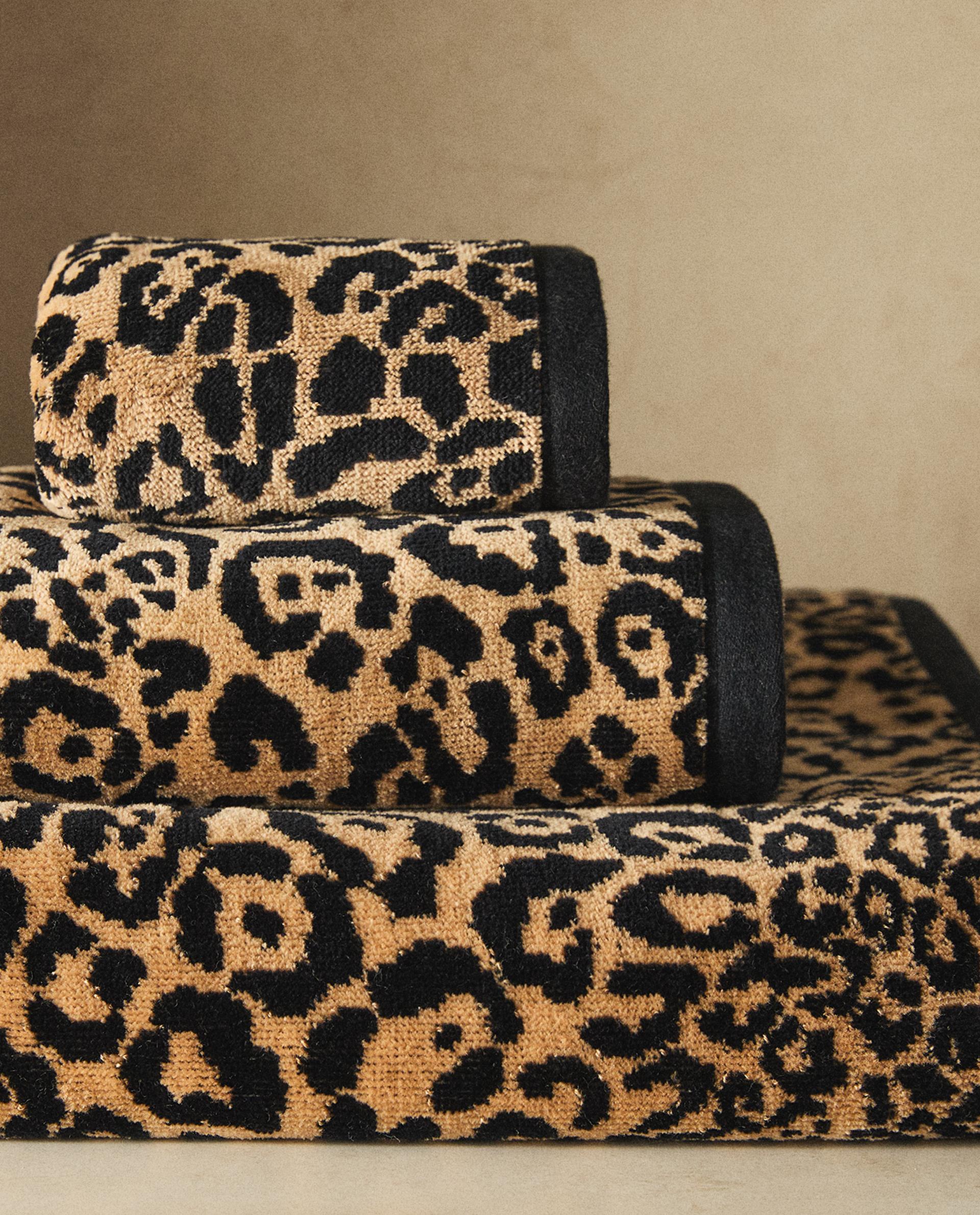 LEOPARD VELOUR BATH TOWEL | Zara Home United States of America