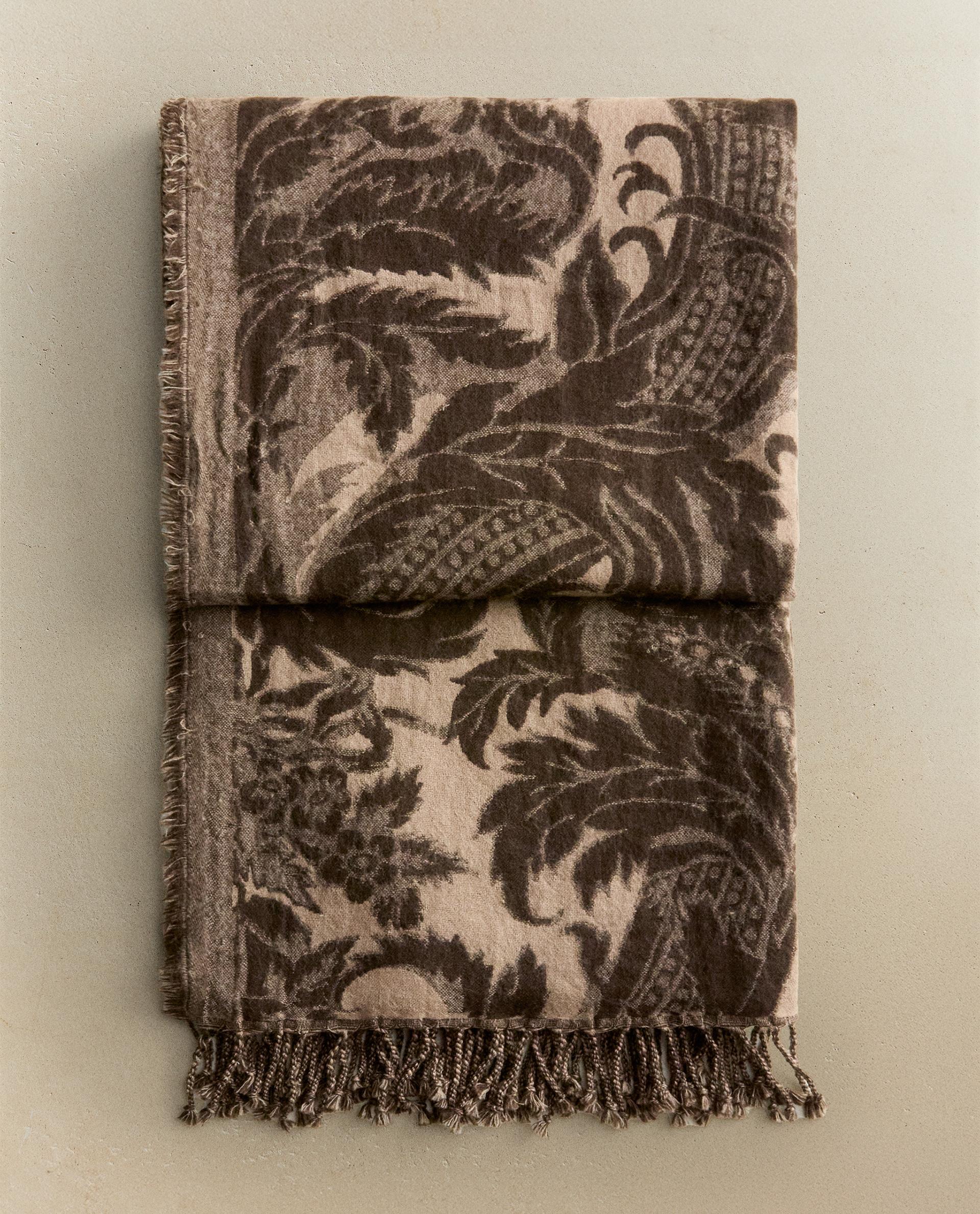 FLORAL JACQUARD THROW | Zara Home UAE - DUBAI/SHARJAH/AJMAN/UAQ/FUJAIRAH