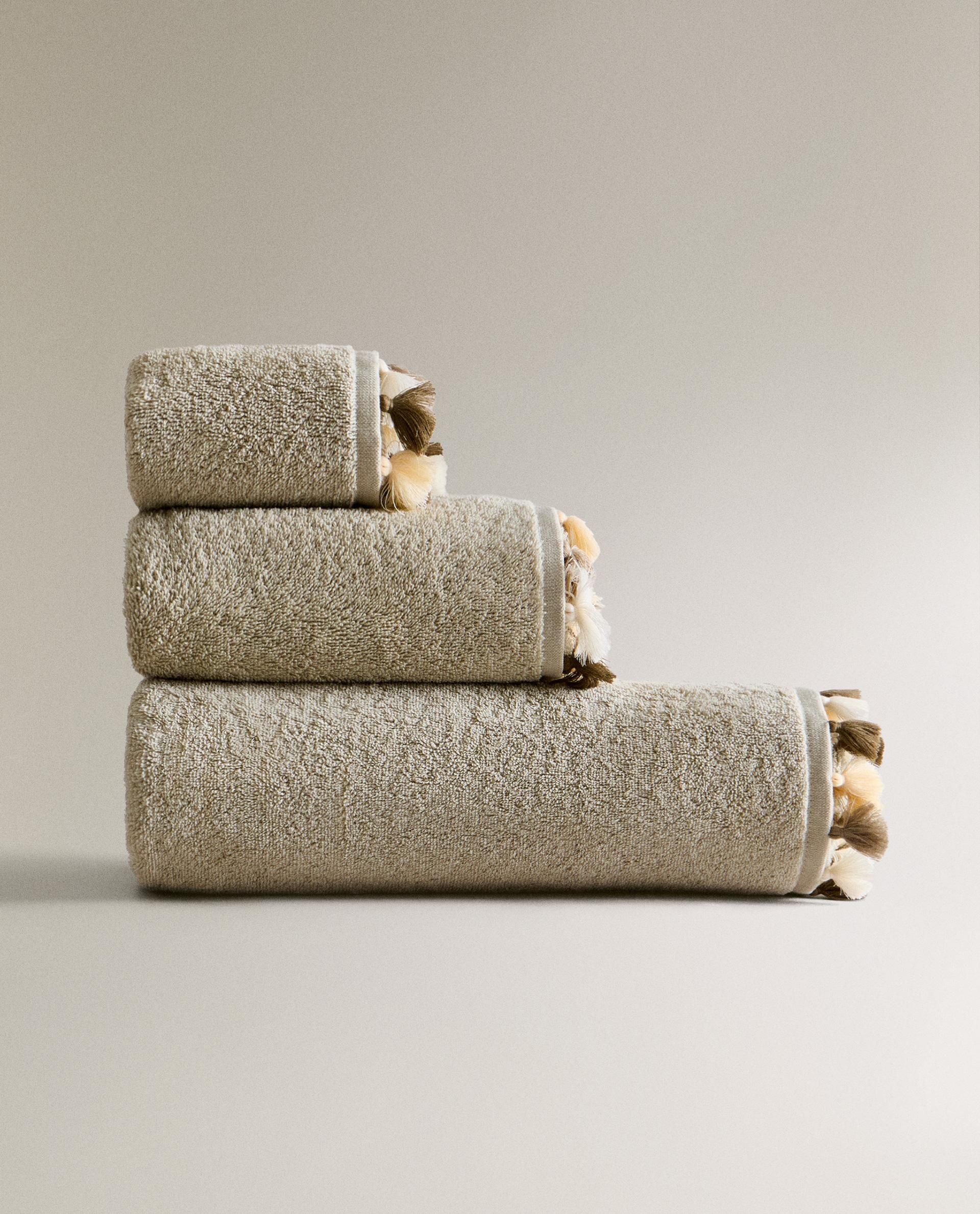 POMPOM BATH TOWEL - TOWELS - BATHROOM | Zara Home United States of America
