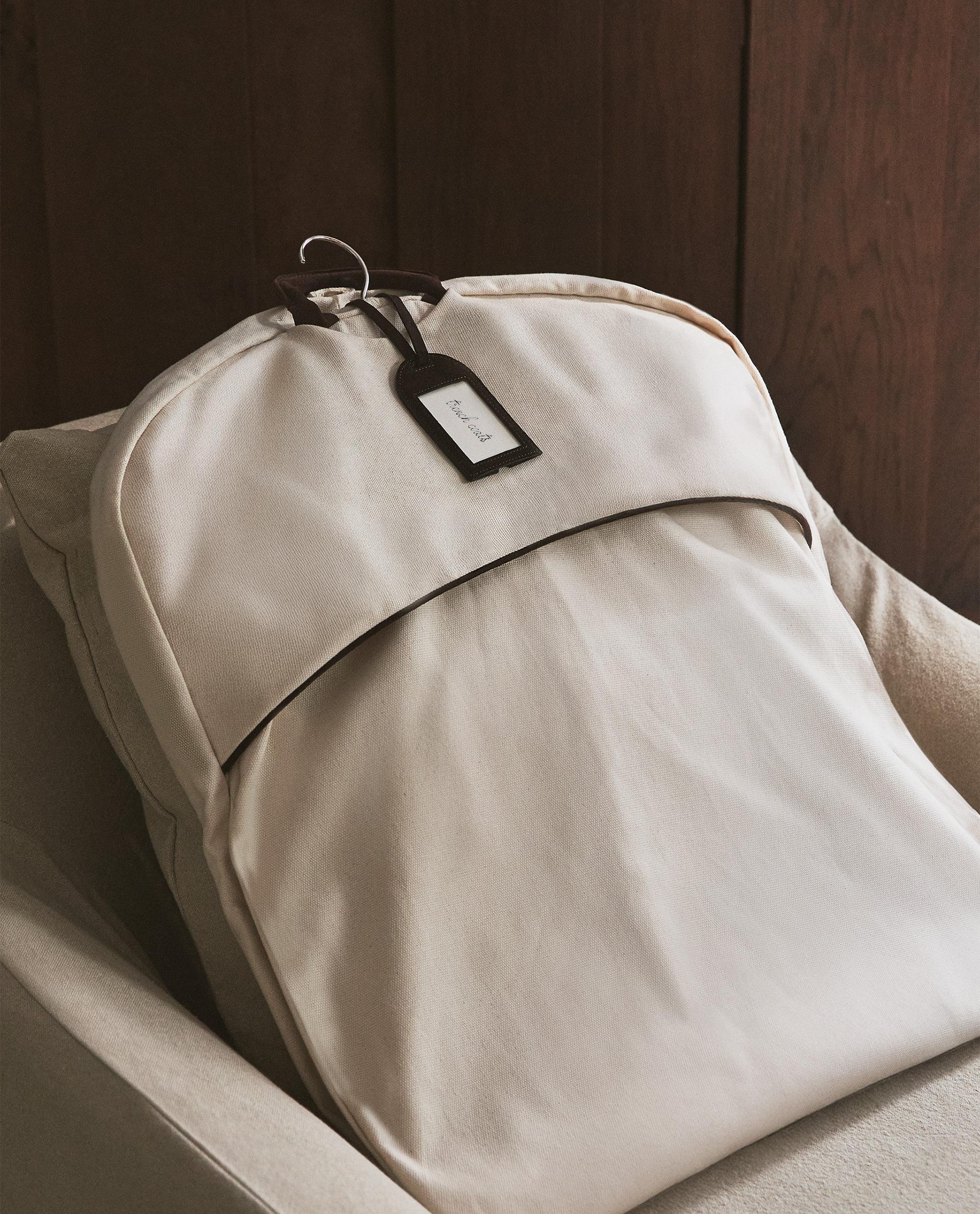 TRAVEL SUIT BAG WITH LEATHER DETAIL | Zara Home Κύπρος / Cyprus