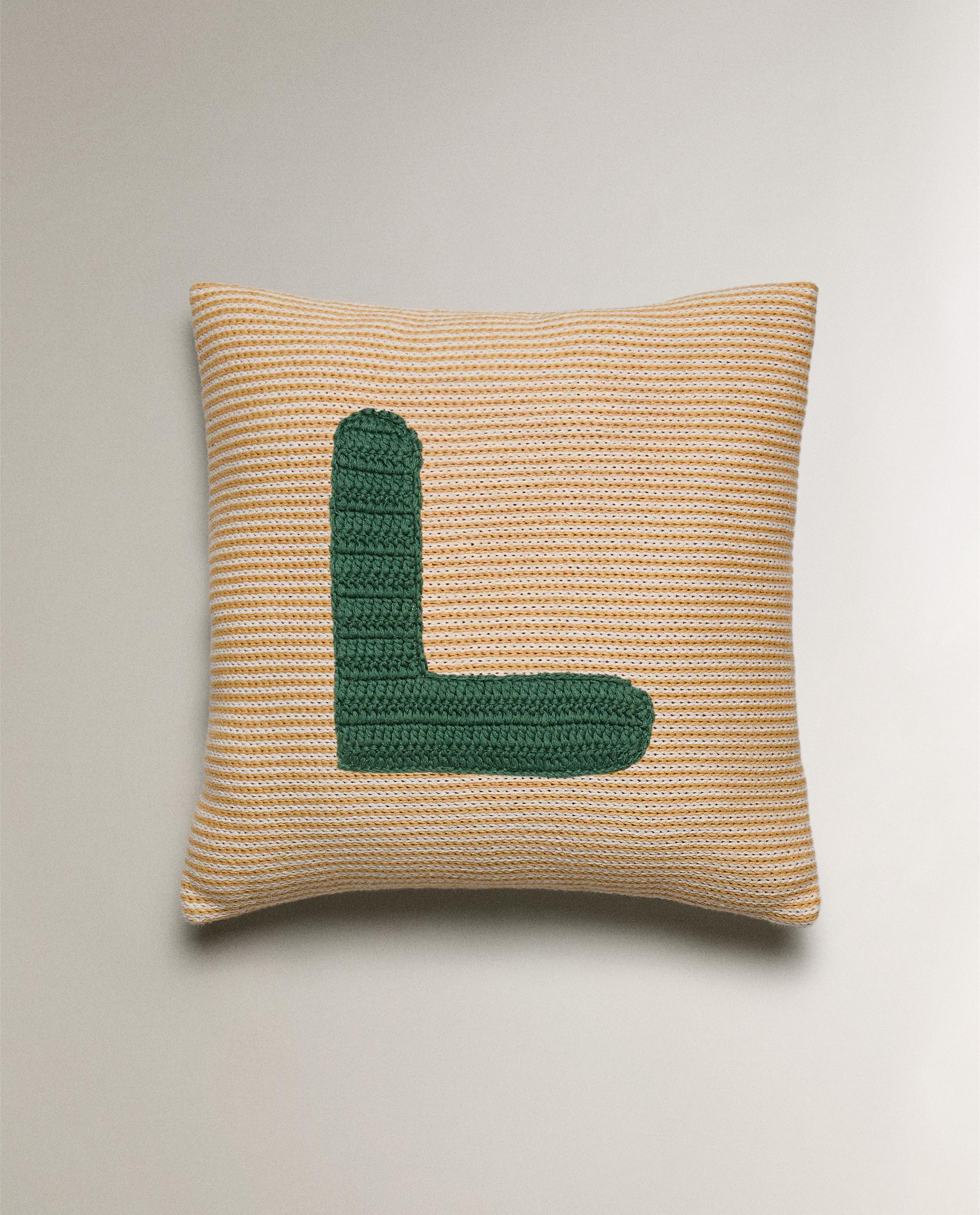 COXÍN INFANTIL BORDADO LETRA L | Zara Home España