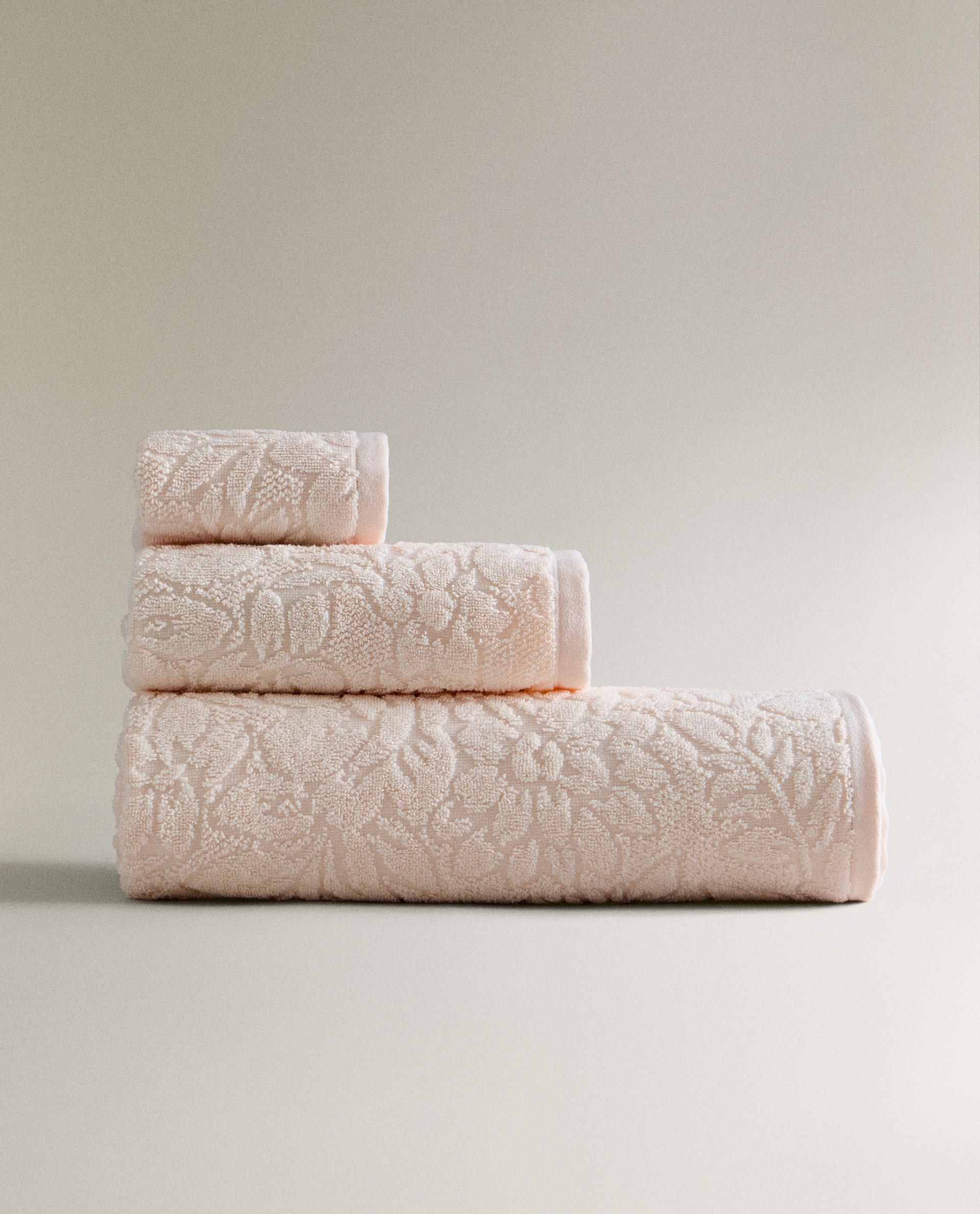 FLORAL JACQUARD BATH TOWEL - TOWELS - BATHROOM | Zara Home United ...