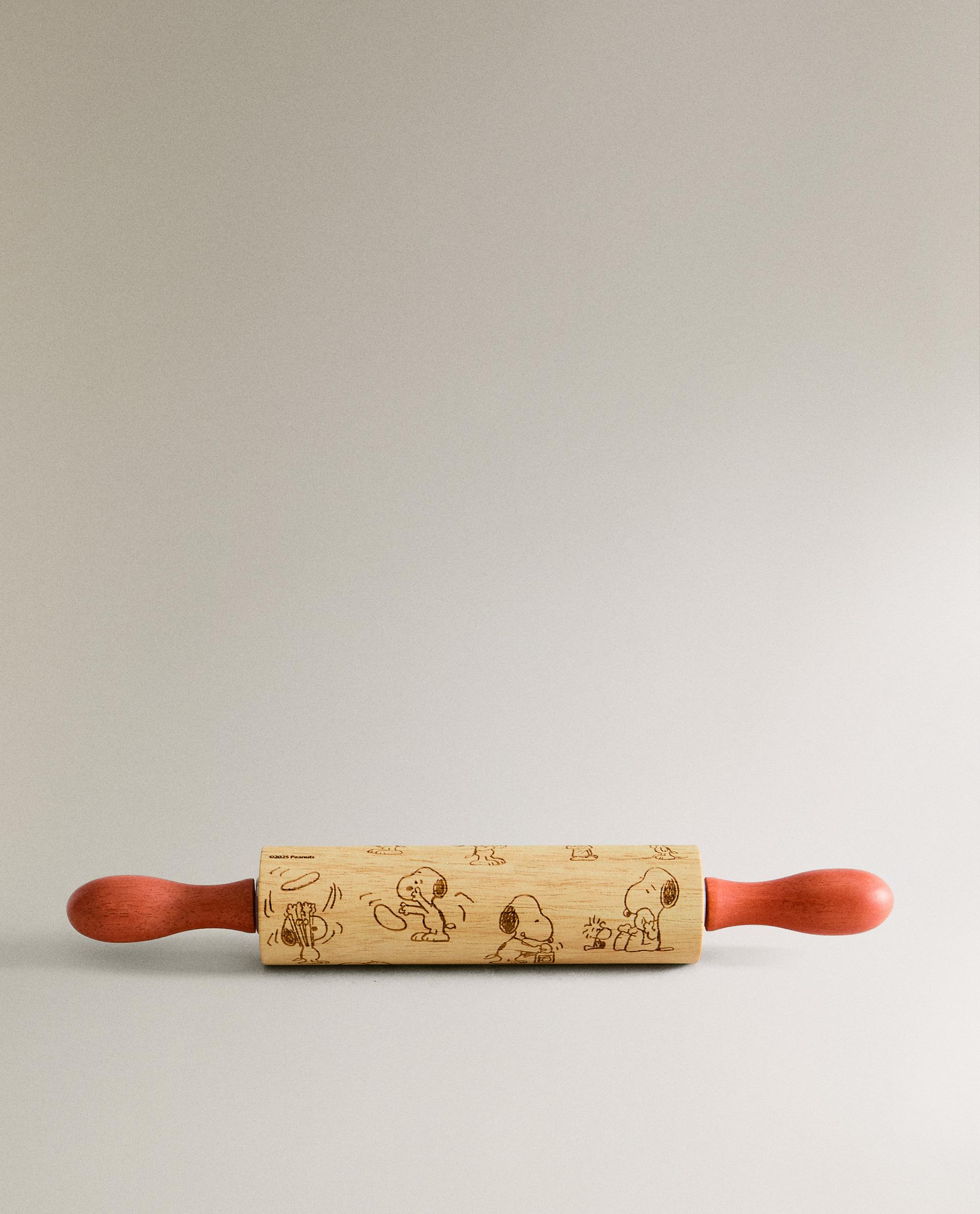 RODILLO MADERA INFANTIL RELIEVES PEANUTS™ - PEANUTS™ - NIÑOS | Zara ...