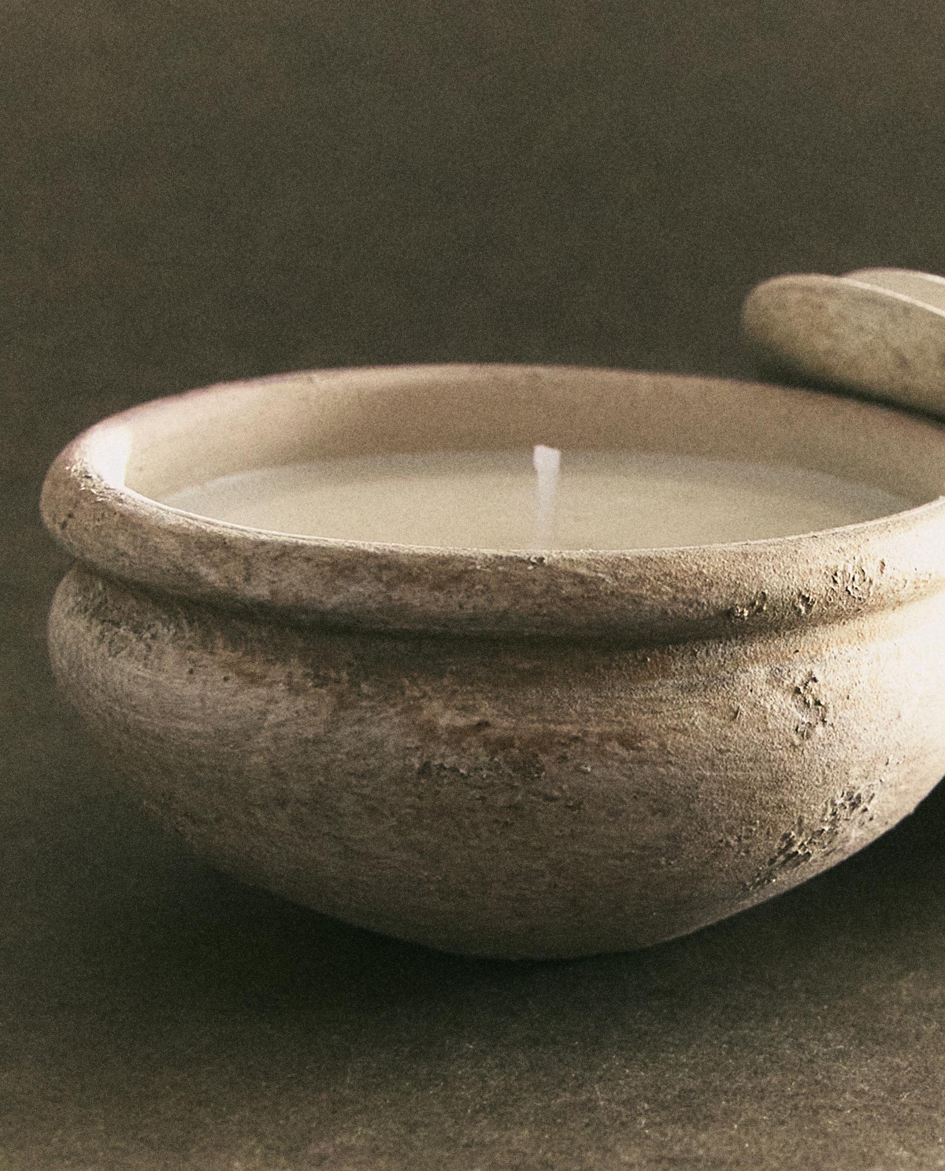(100 G) GOLDEN CUIR SCENTED CANDLE | Zara Home Oman