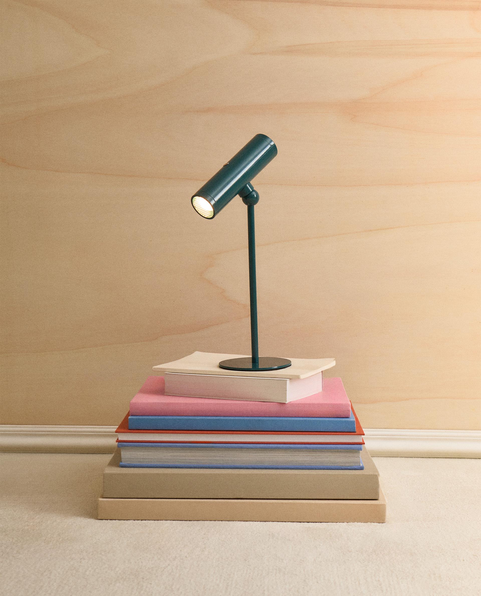 CHILDREN'S TORCH DESK LAMP WITH PROJECTION | Zara Home United Kingdom