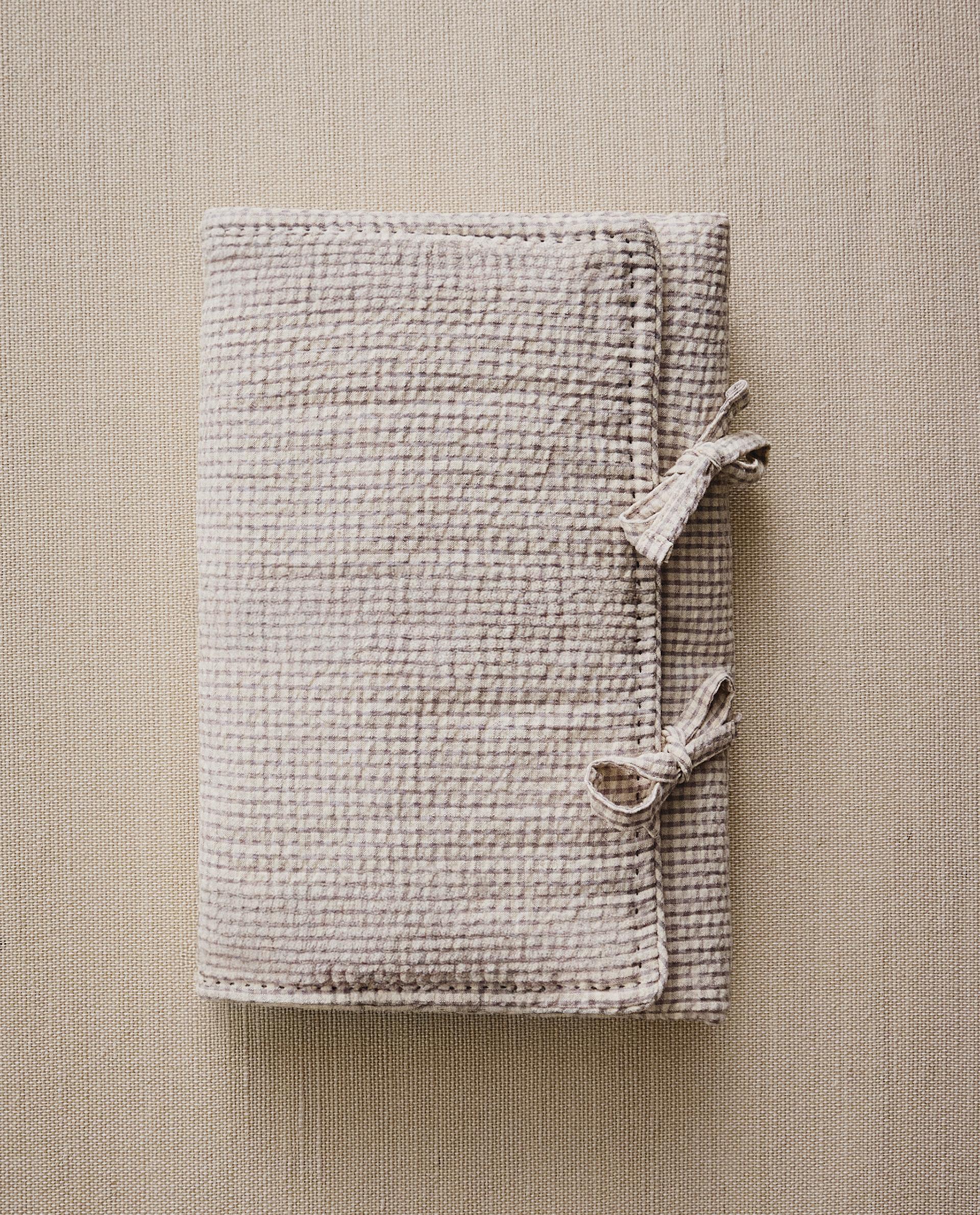 GINGHAM BABY CHANGING MAT | Zara Home UAE - DUBAI/SHARJAH/AJMAN/UAQ ...