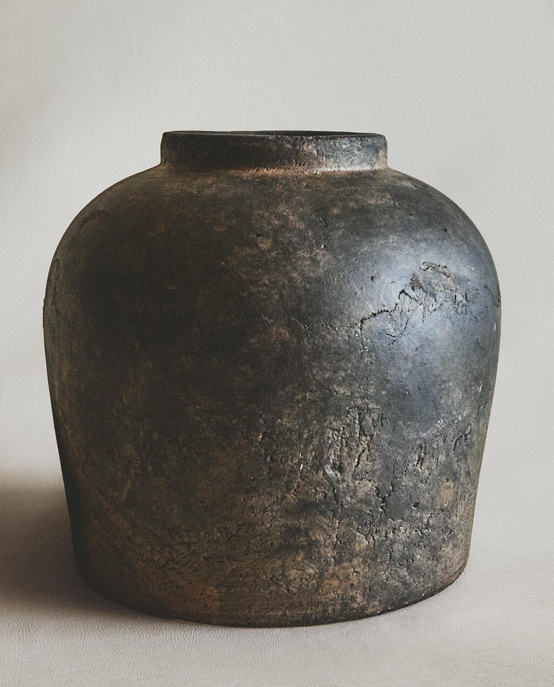 DISTRESSED TEXTURE CERAMIC VASE | Zara Home Worldwide