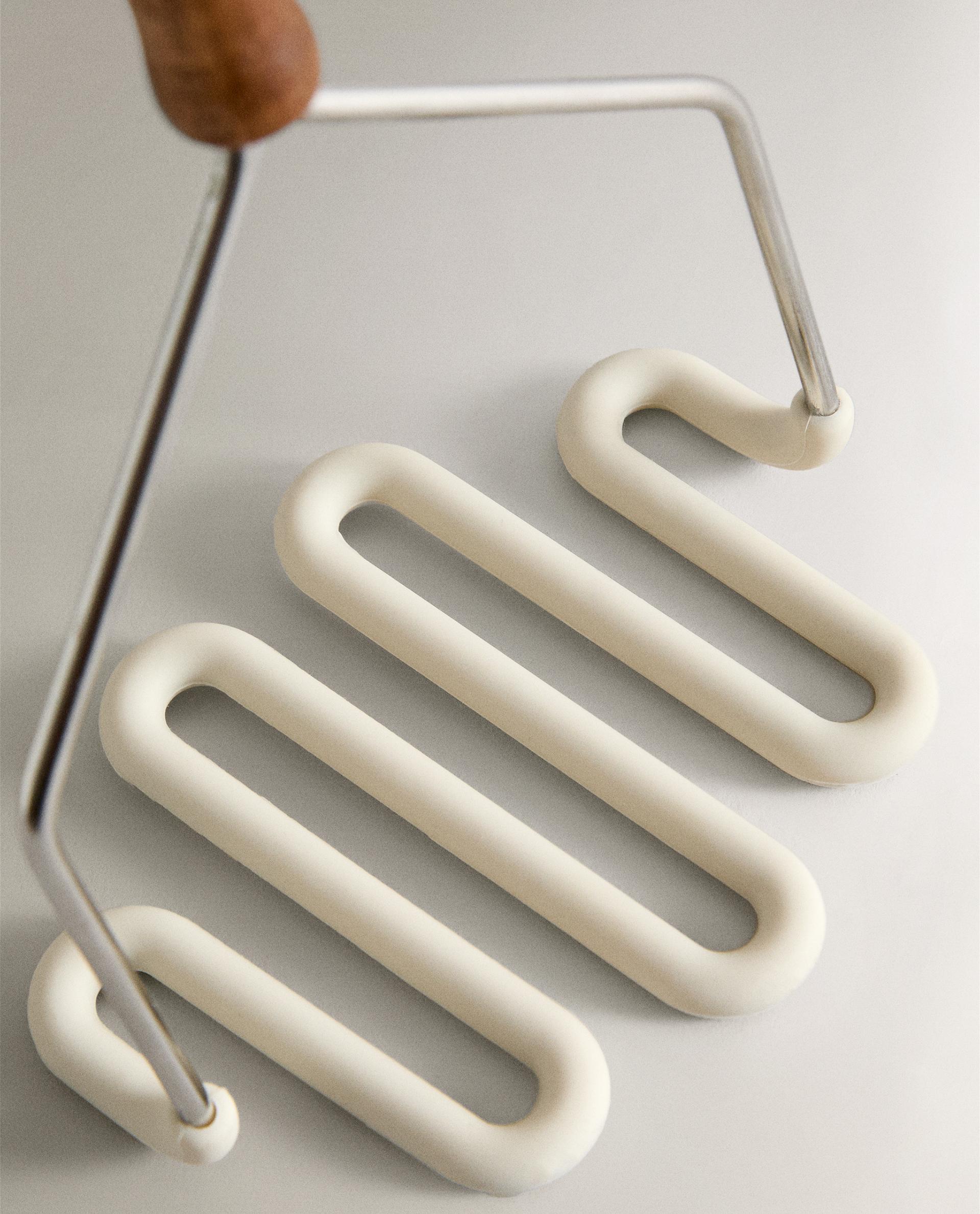 SILICONE AND WOOD POTATO MASHER Zara Home Georgia