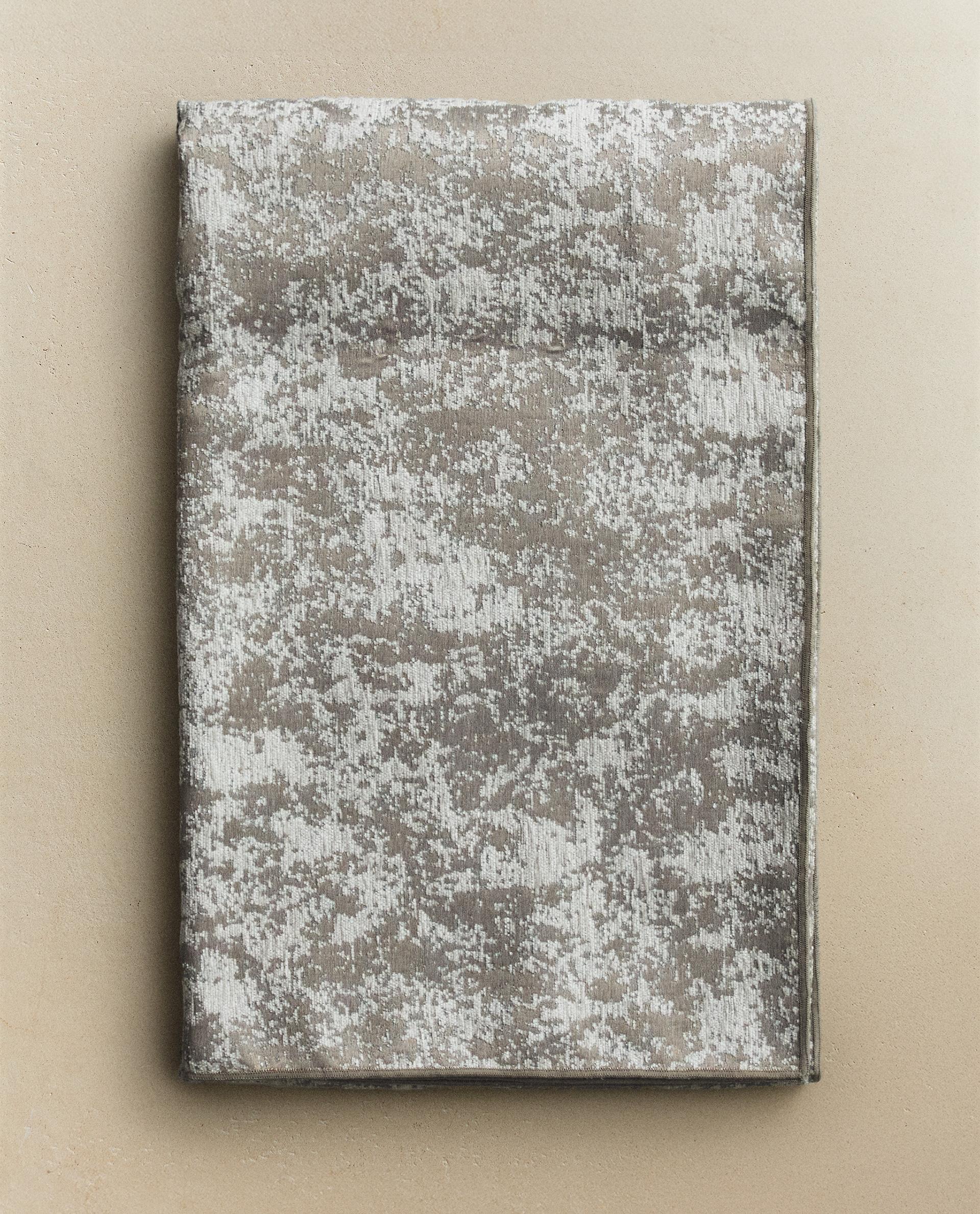 FLORAL JACQUARD THROW | Zara Home Saudi Arabia