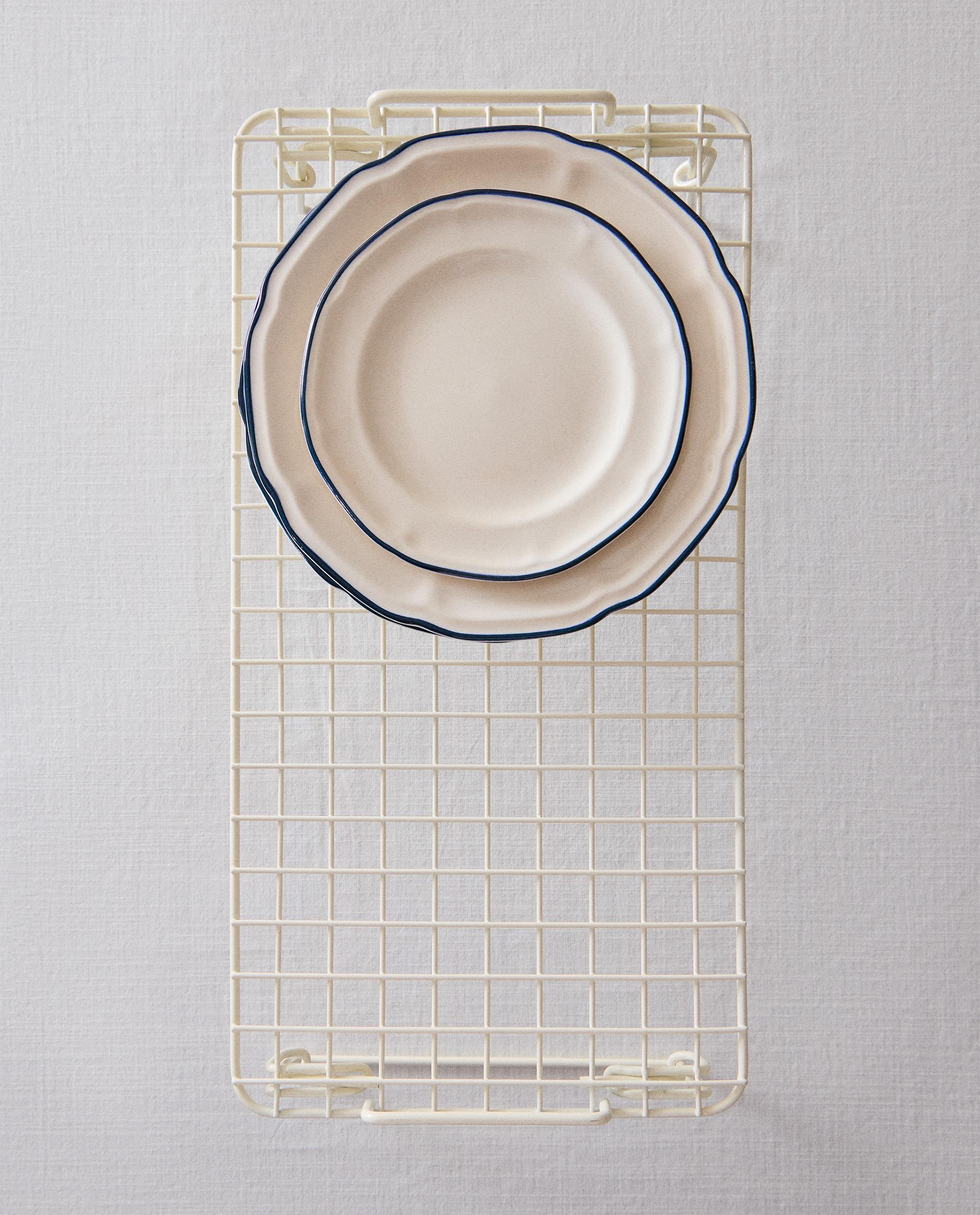 FOLDABLE LACQUERED METAL RACK | Zara Home United States of America