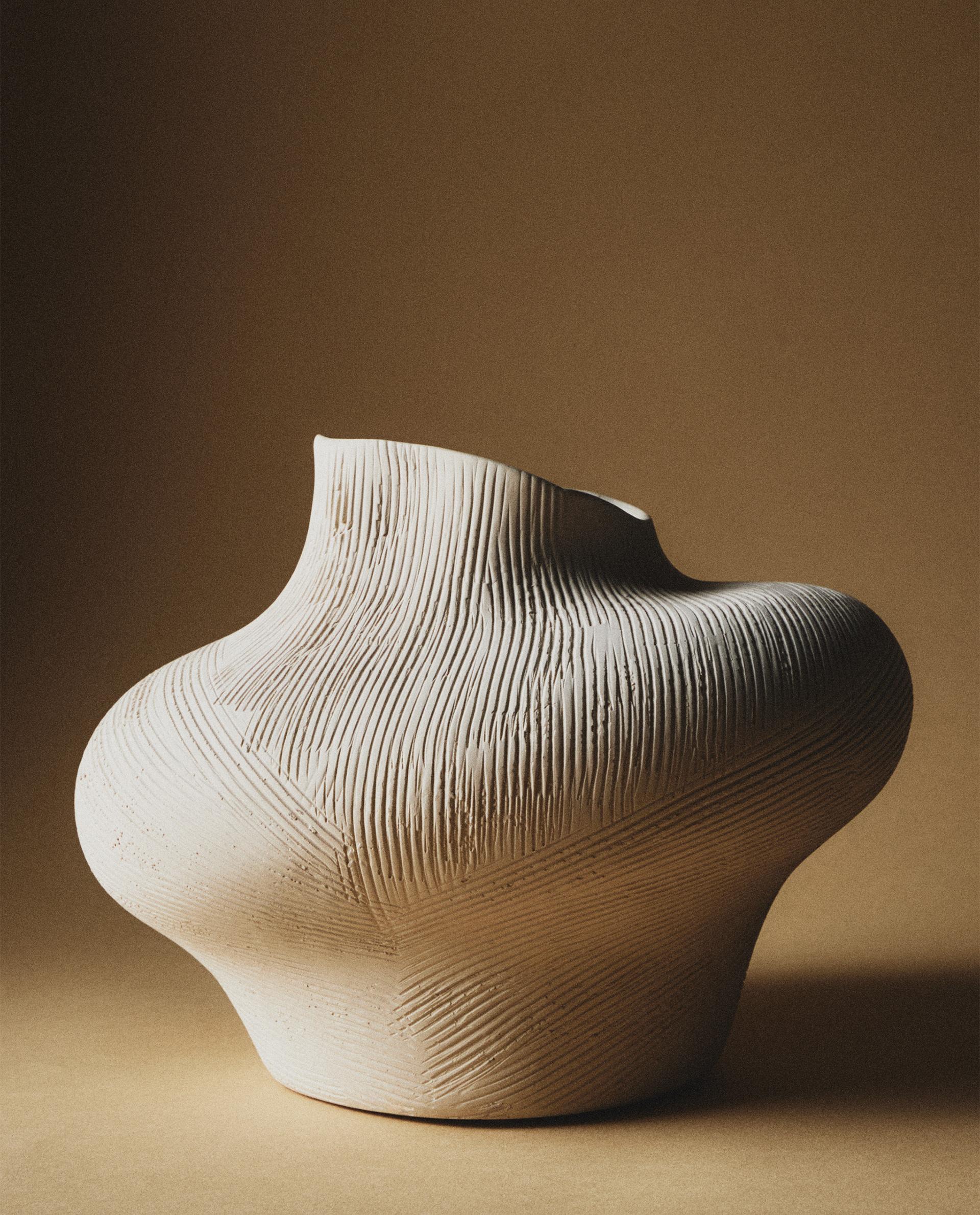 IRREGULAR CERAMIC VASE | Zara Home United States of America