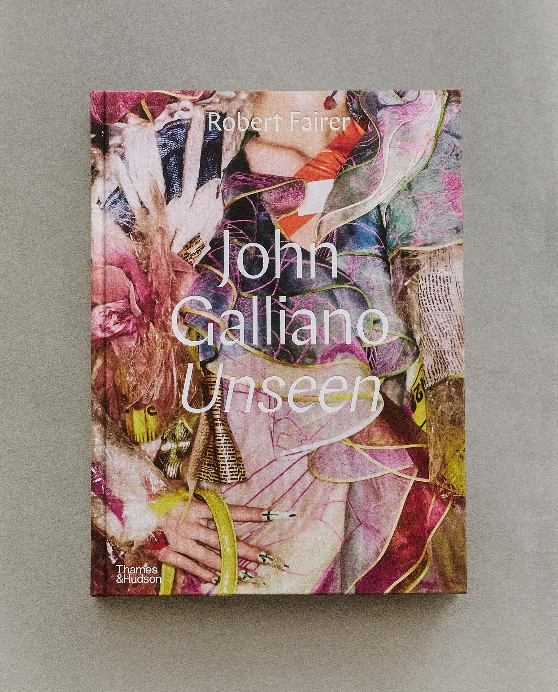 JOHN GALLIANO UNSEEN BOOK (ENGLISH) | Zara Home Malta