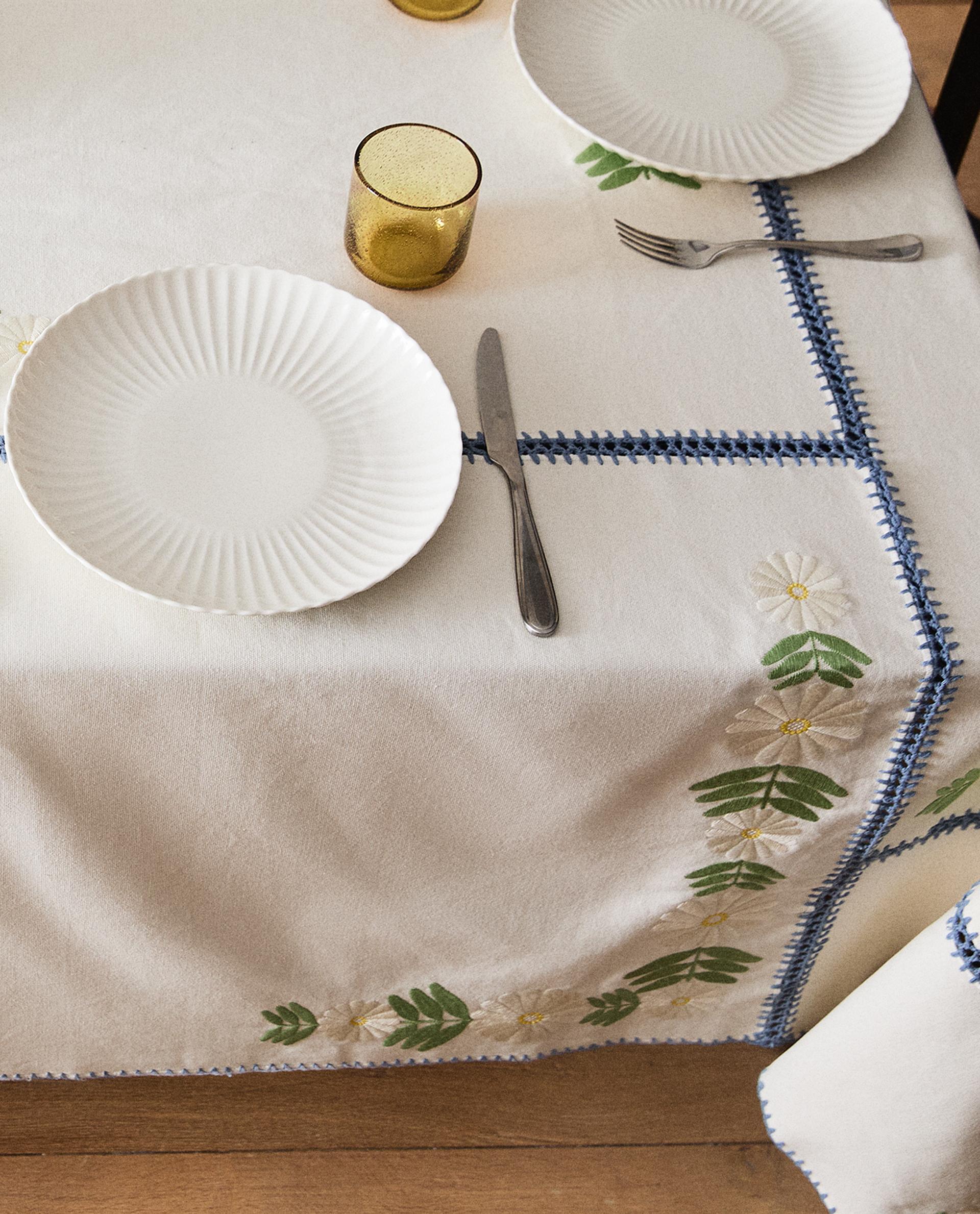 PAMUČNI STOLNJAK SA KONTRASTNIM VEZOM | Zara Home SRBIJA / SERBIA